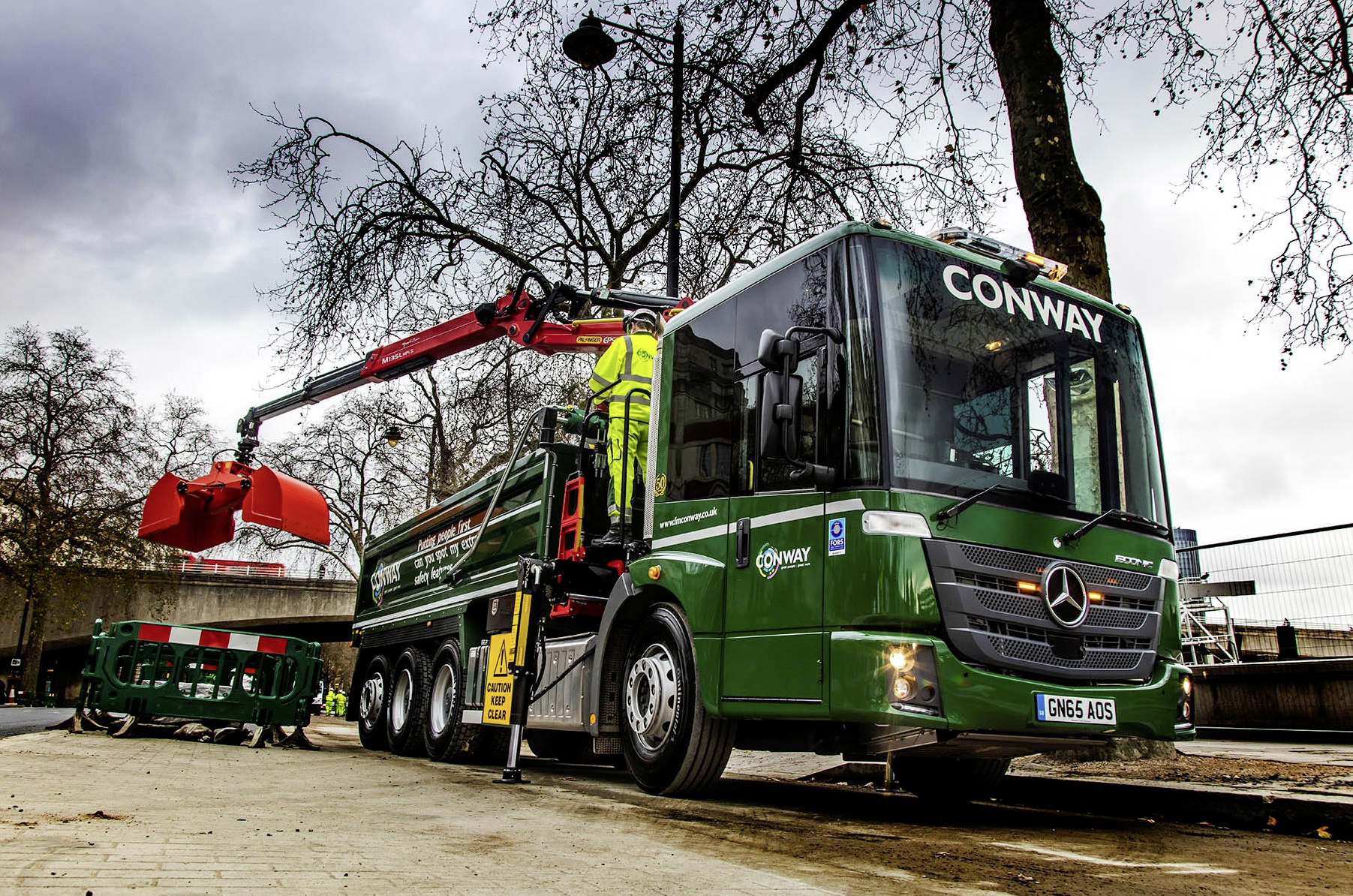 Mercedes-Benz Econic tippers in London's inner-city - Alex Miedema