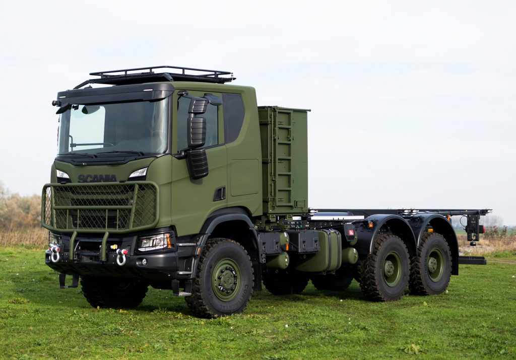 Scania levert eerste zware Gryphus trucks aan Defensie - Alex Miedema