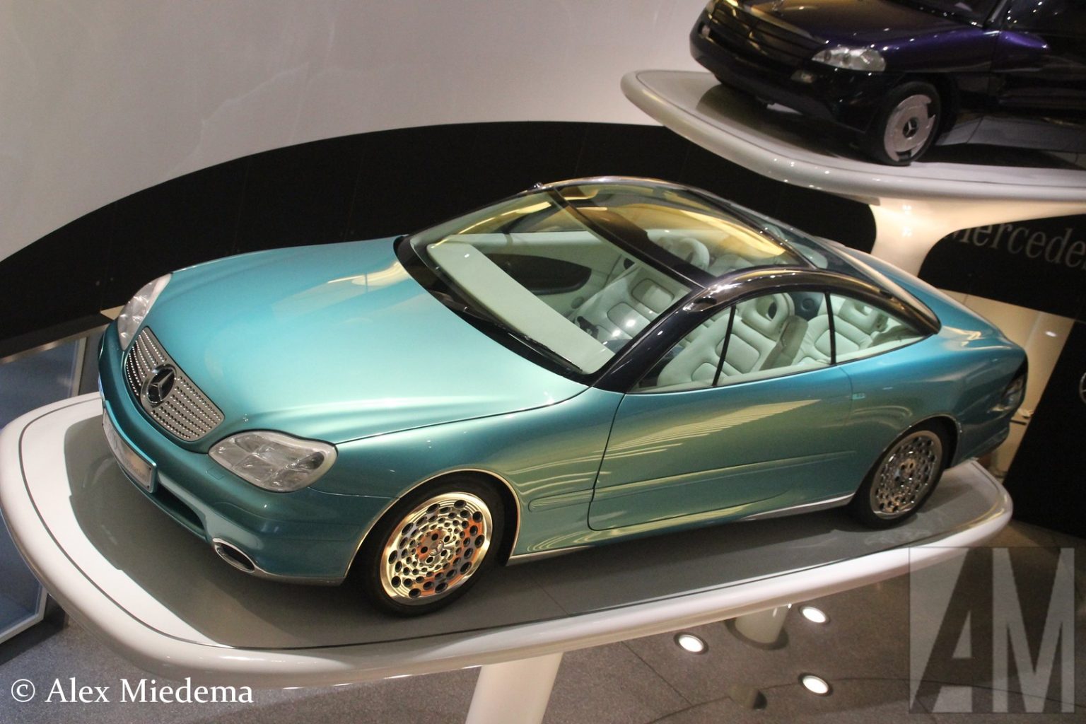 The future came one step closer in 1996: Mercedes-Benz F 200 ...