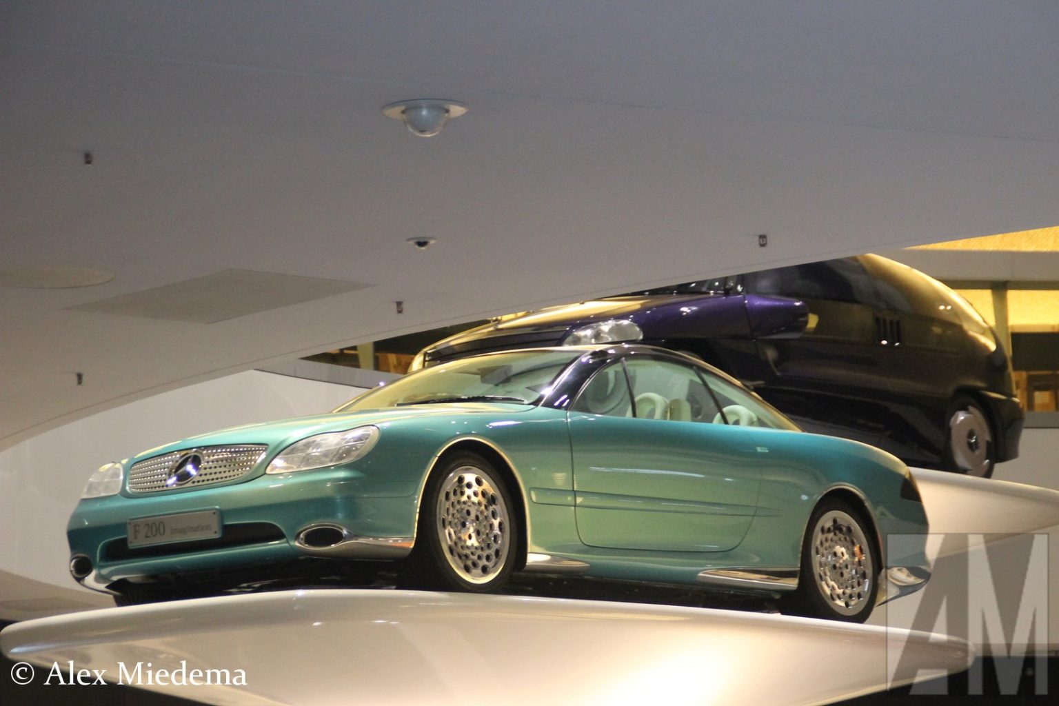 The future came one step closer in 1996: Mercedes-Benz F 200 ...