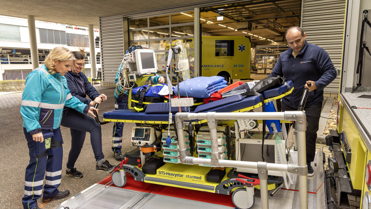 De Limburgse Scania MICU van binnen bekeken - Alex Miedema