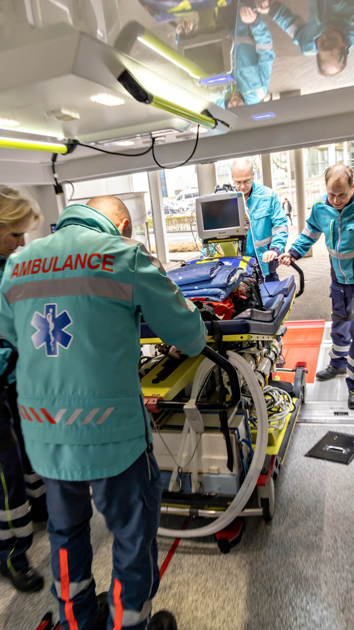 De Limburgse Scania MICU van binnen bekeken - Alex Miedema