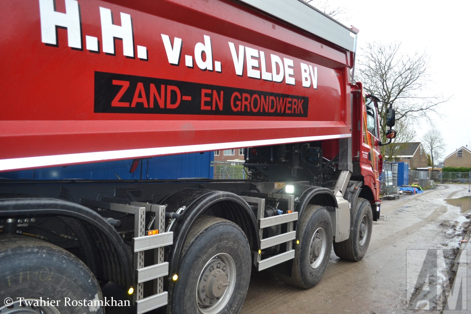 Twahier Rostamkhan maakte een ritje mee in een Tatra Phoenix van H.H ...