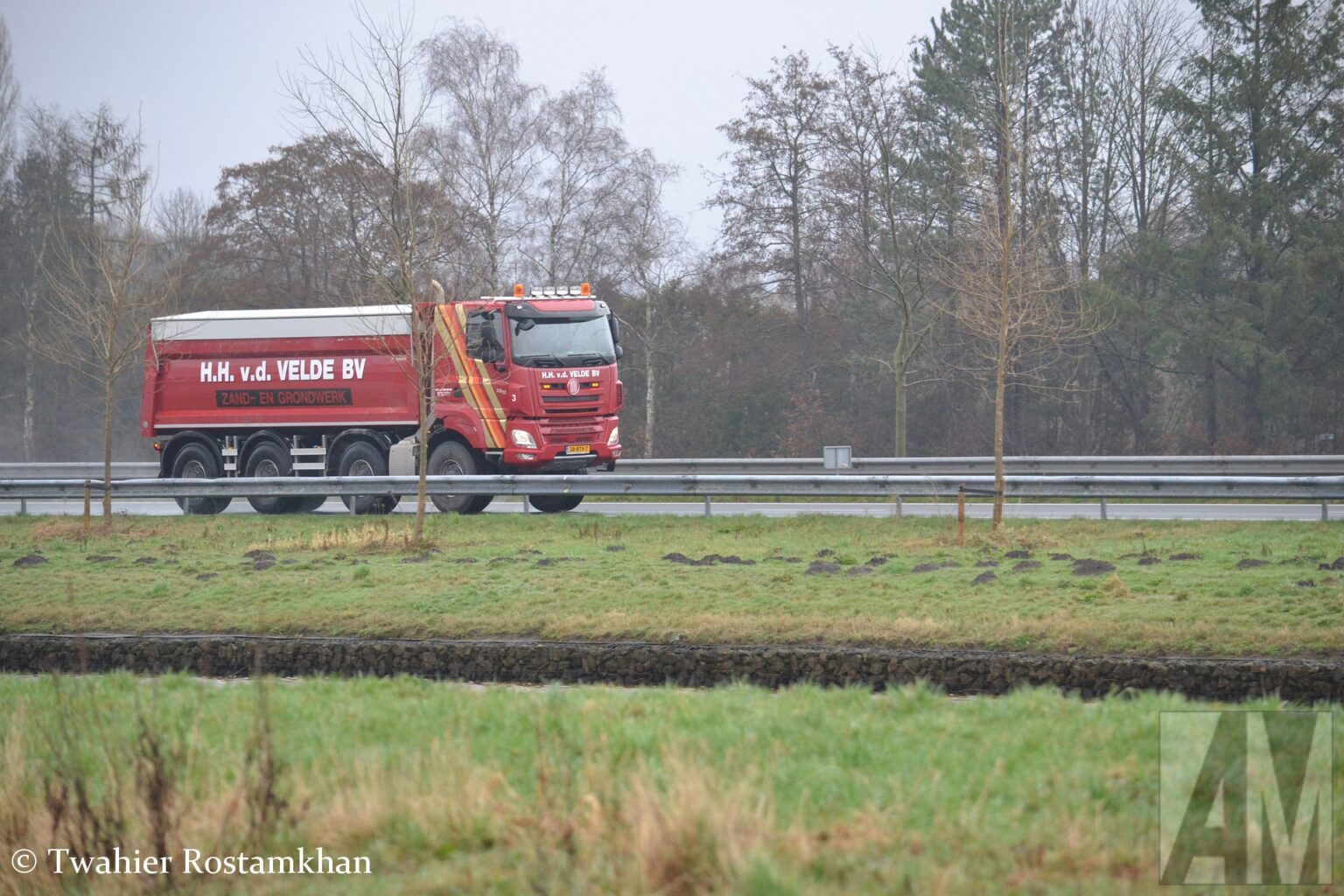 Twahier Rostamkhan maakte een ritje mee in een Tatra Phoenix van H.H ...